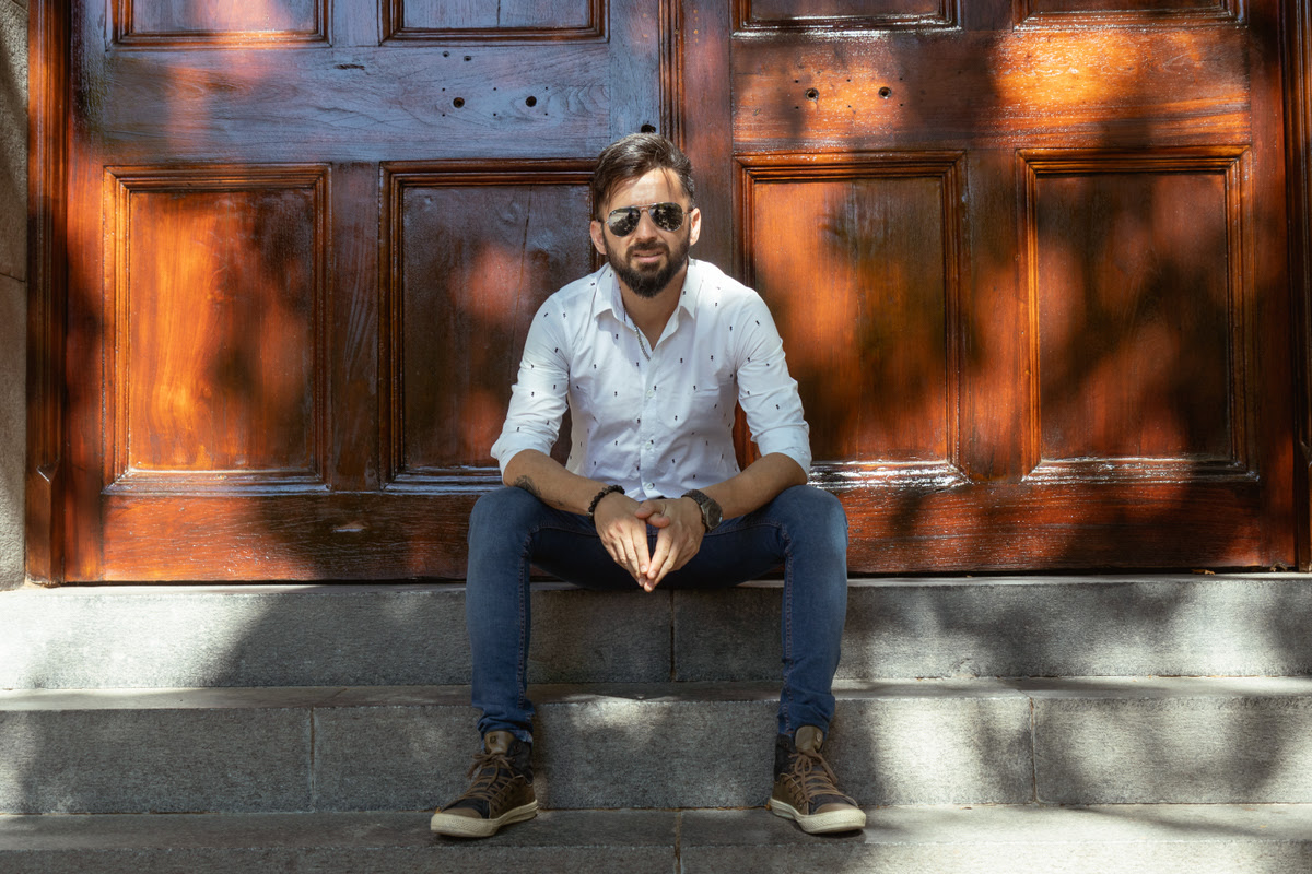 Diego Bollo presenta su nuevo single y video “Milagro Perfecto ...