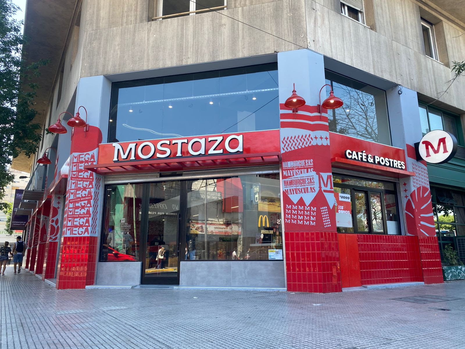 APERTURA MAYÚSCULA: MOSTAZA INAUGURA UN NUEVO LOCAL EN UN PUNTO ...